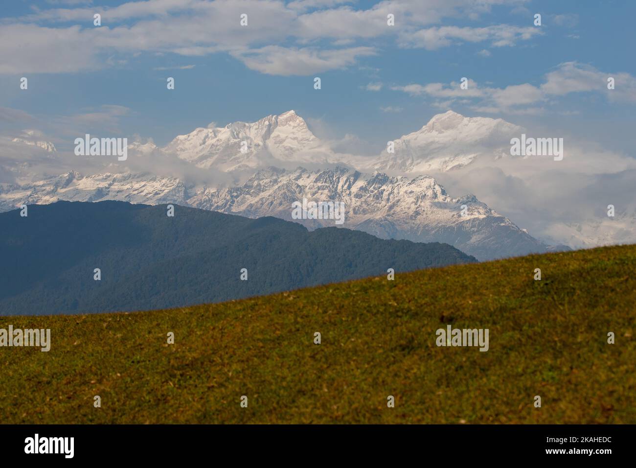 Beautiful village Bhujung and Ghale Gau Stock Photo - Alamy
