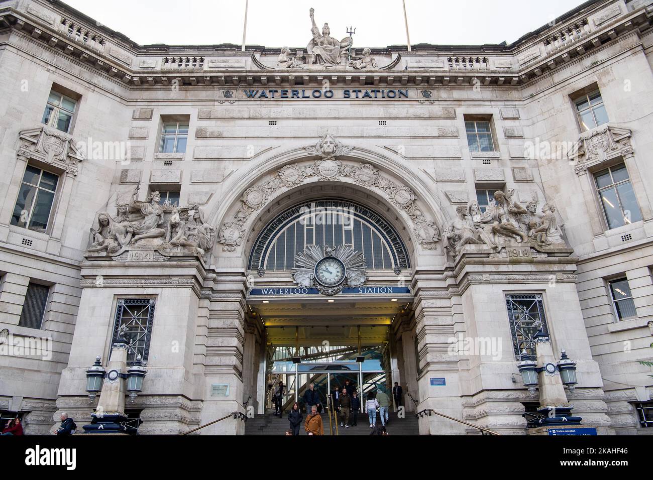 London, UK. 1st November, 2022. Passengers at Waterloo railway station ...