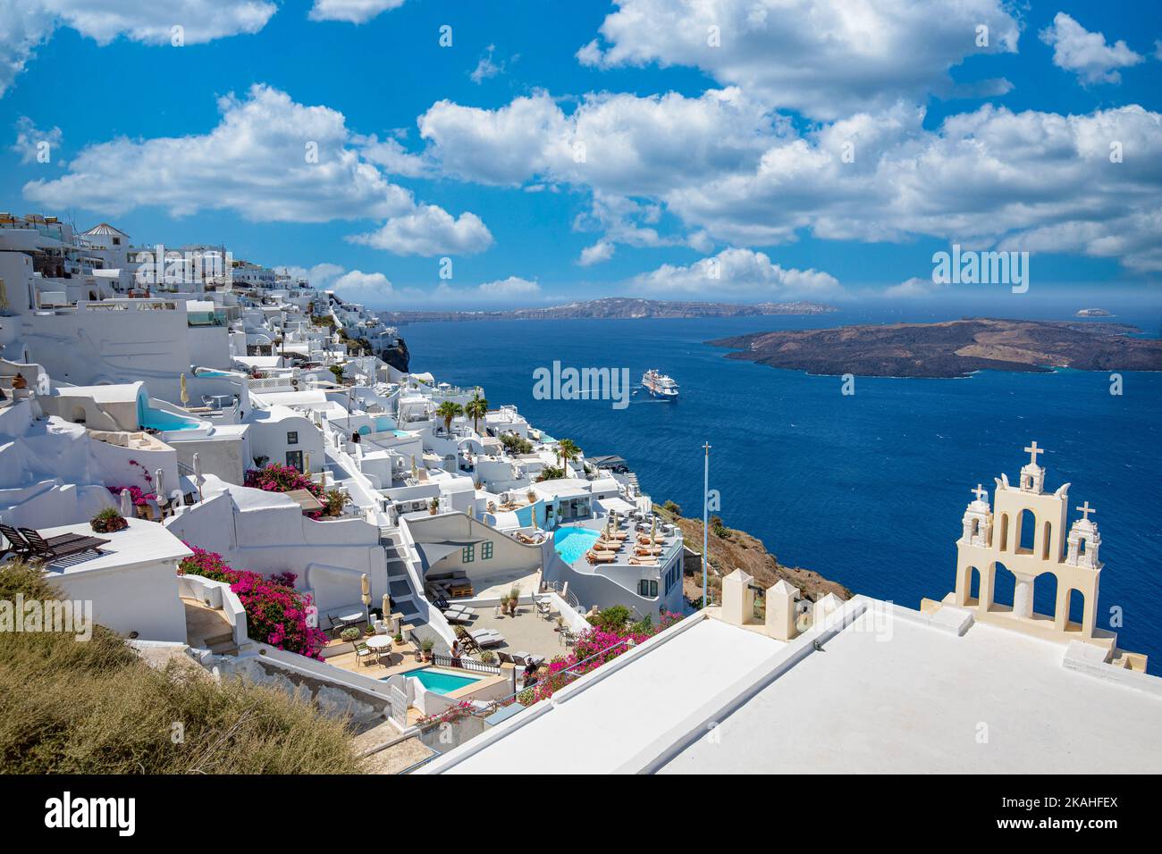 Beautiful panoramic street view on the mediterranean blue sea, caldera ...