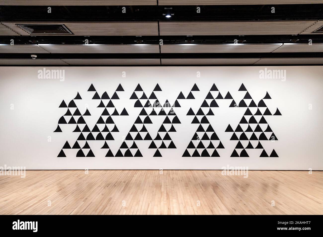 Quiver 3 (2014), Bridget Riley 2019 exhibition at the Hayward Gallery ...