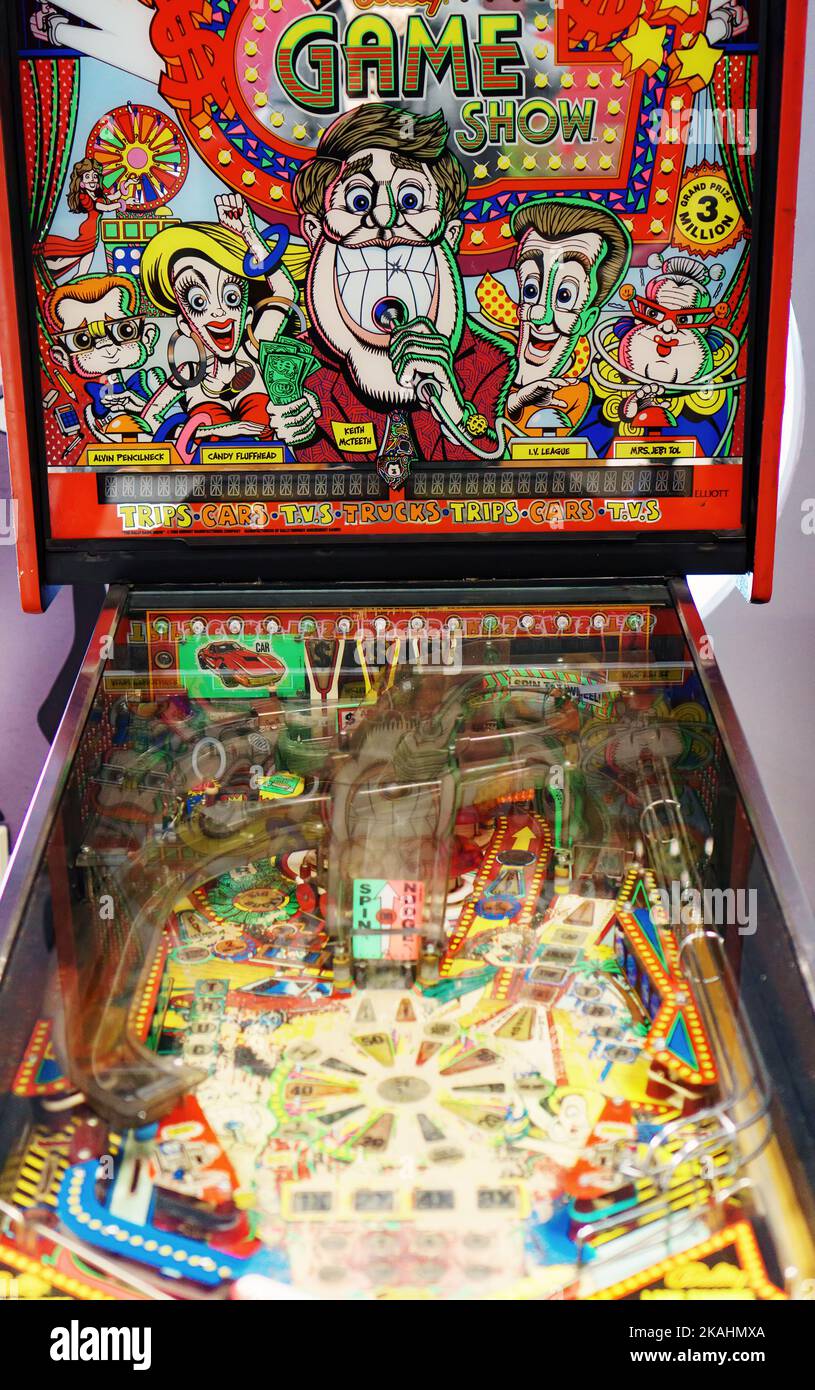 Pinball bumpers hi-res stock photography and images - Alamy