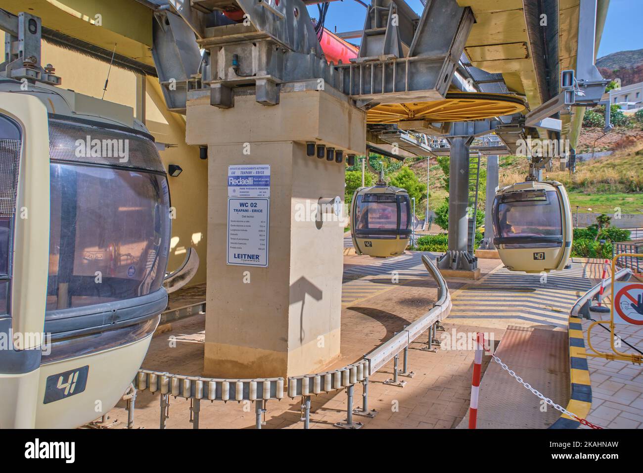 Funivia hi-res stock photography and images - Alamy