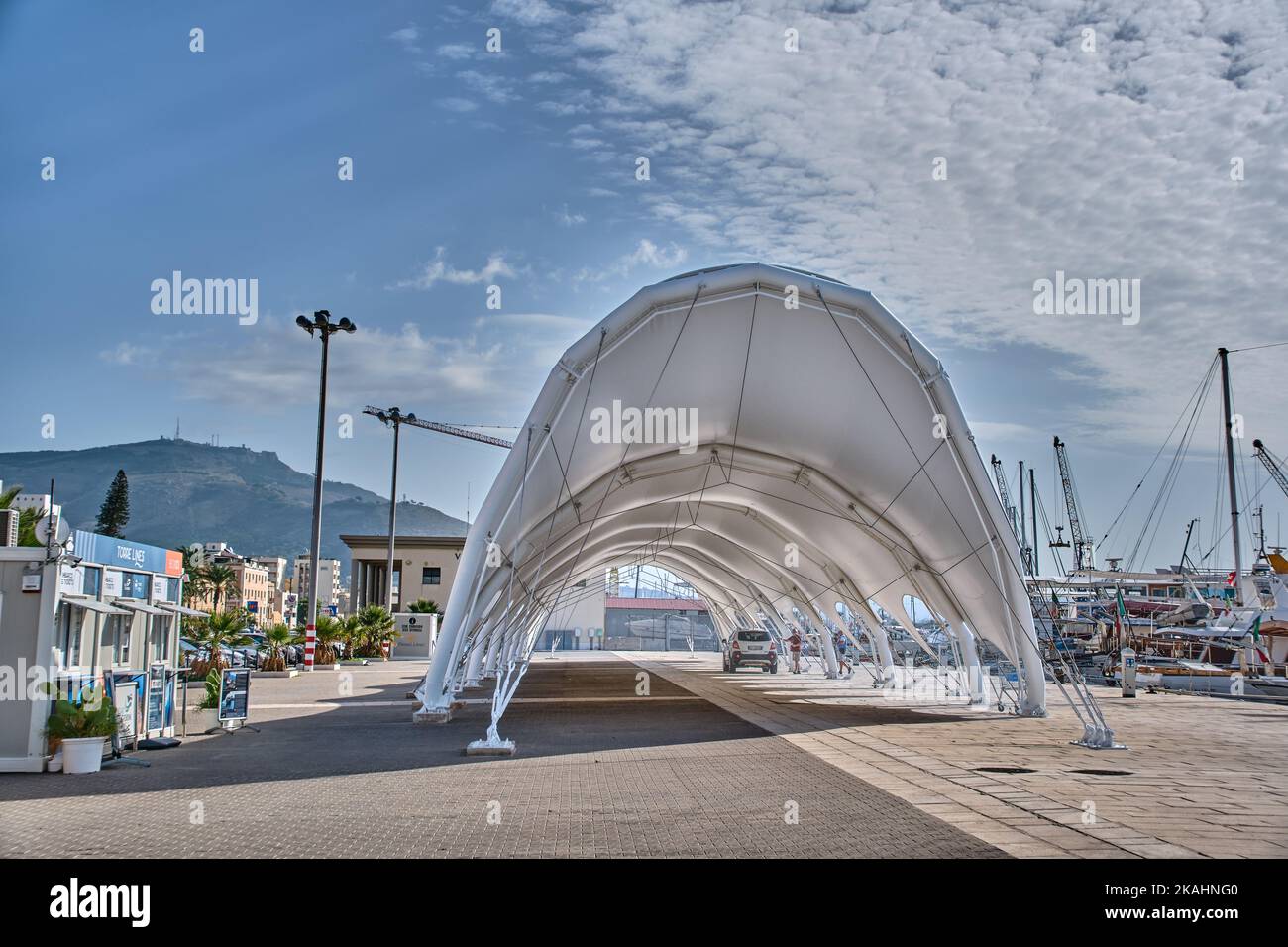 Shipping lane harbor hi-res stock photography and images - Alamy