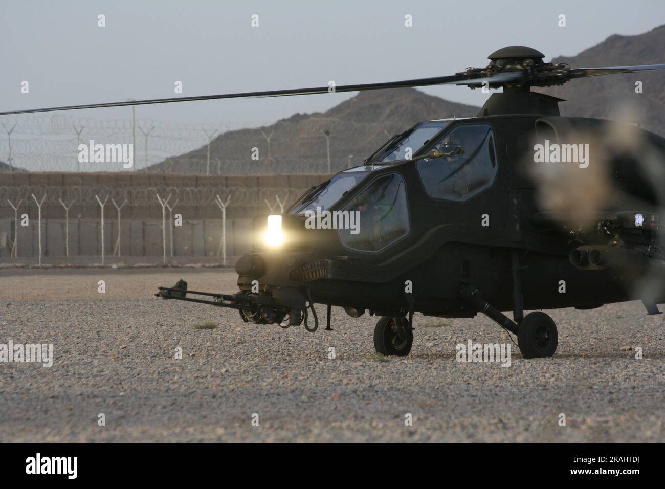 War helicopter hi-res stock photography and images - Alamy