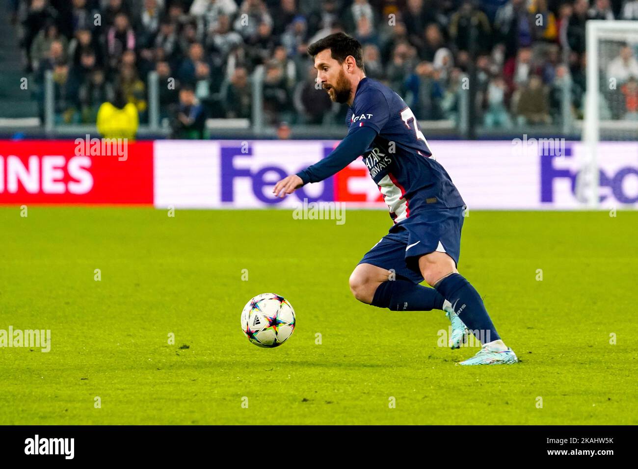 Lionel messi november 2022 paris hi-res stock photography and images ...