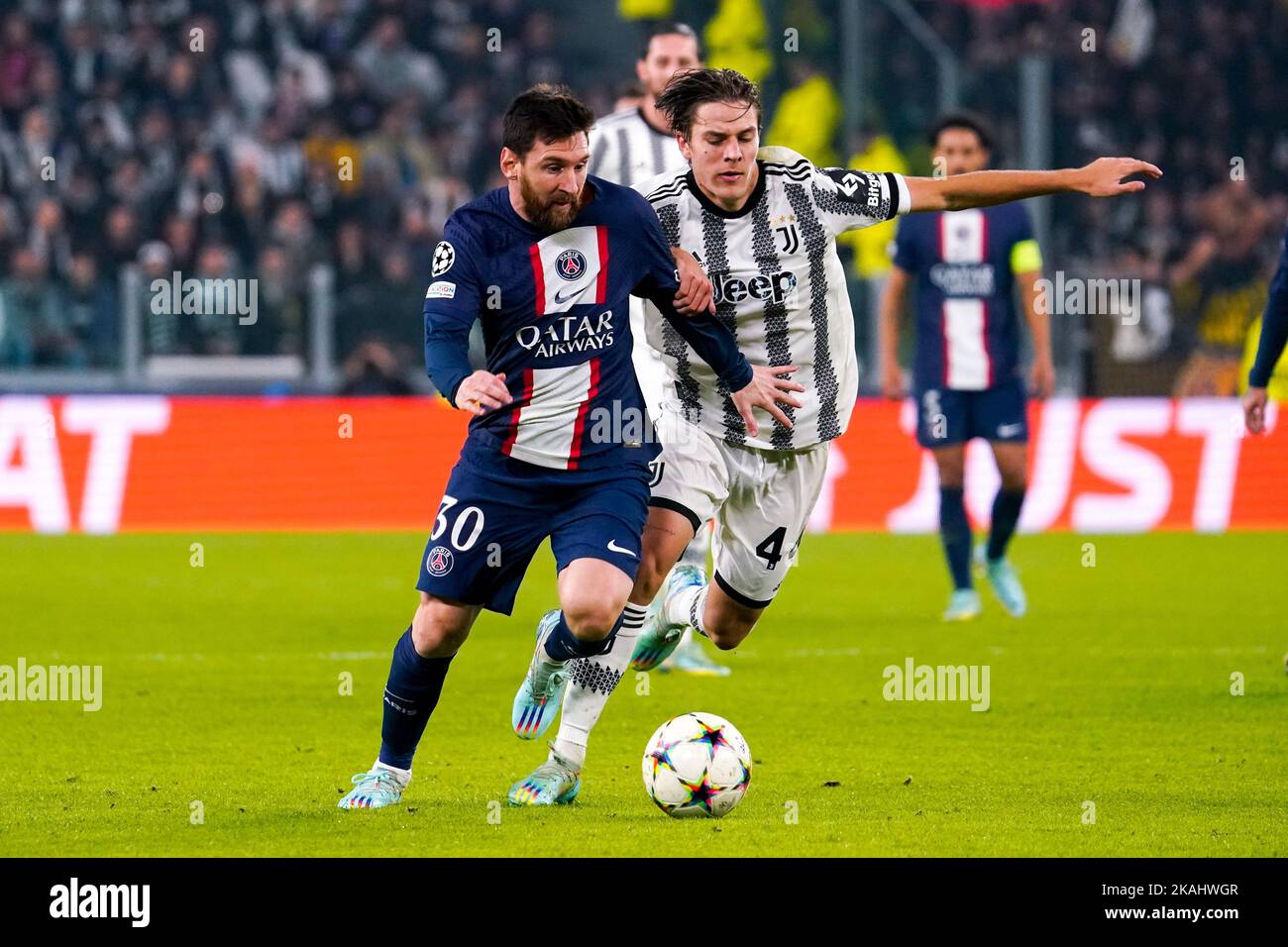 Lionel messi november 2022 paris hi-res stock photography and images ...