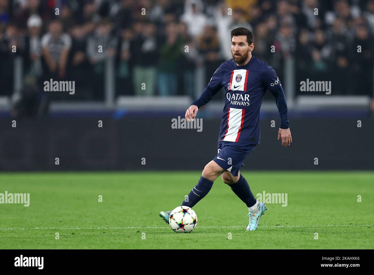 Lionel messi november 2022 paris hi-res stock photography and images ...