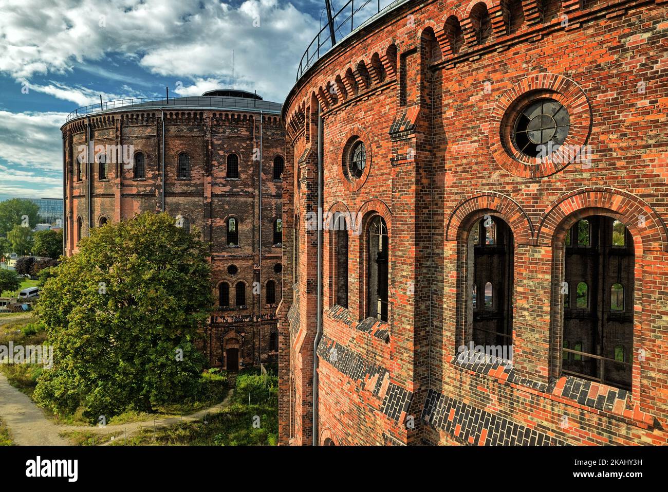 Old gasworks building hi-res stock photography and images - Alamy