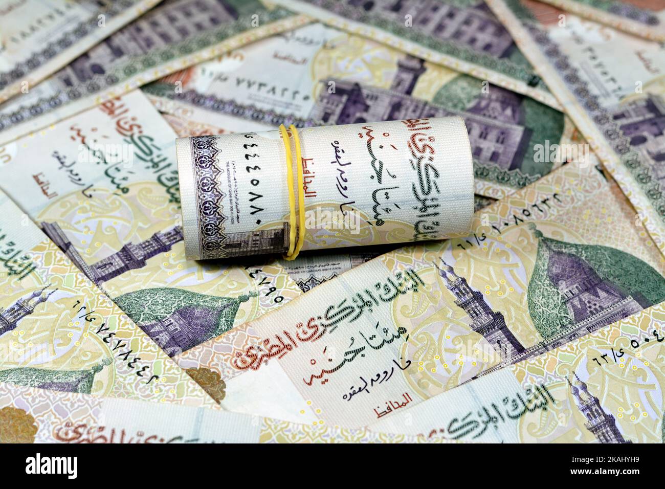 Egyptian money roll with rubber band of 200 LE EGP two hundred pounds ...