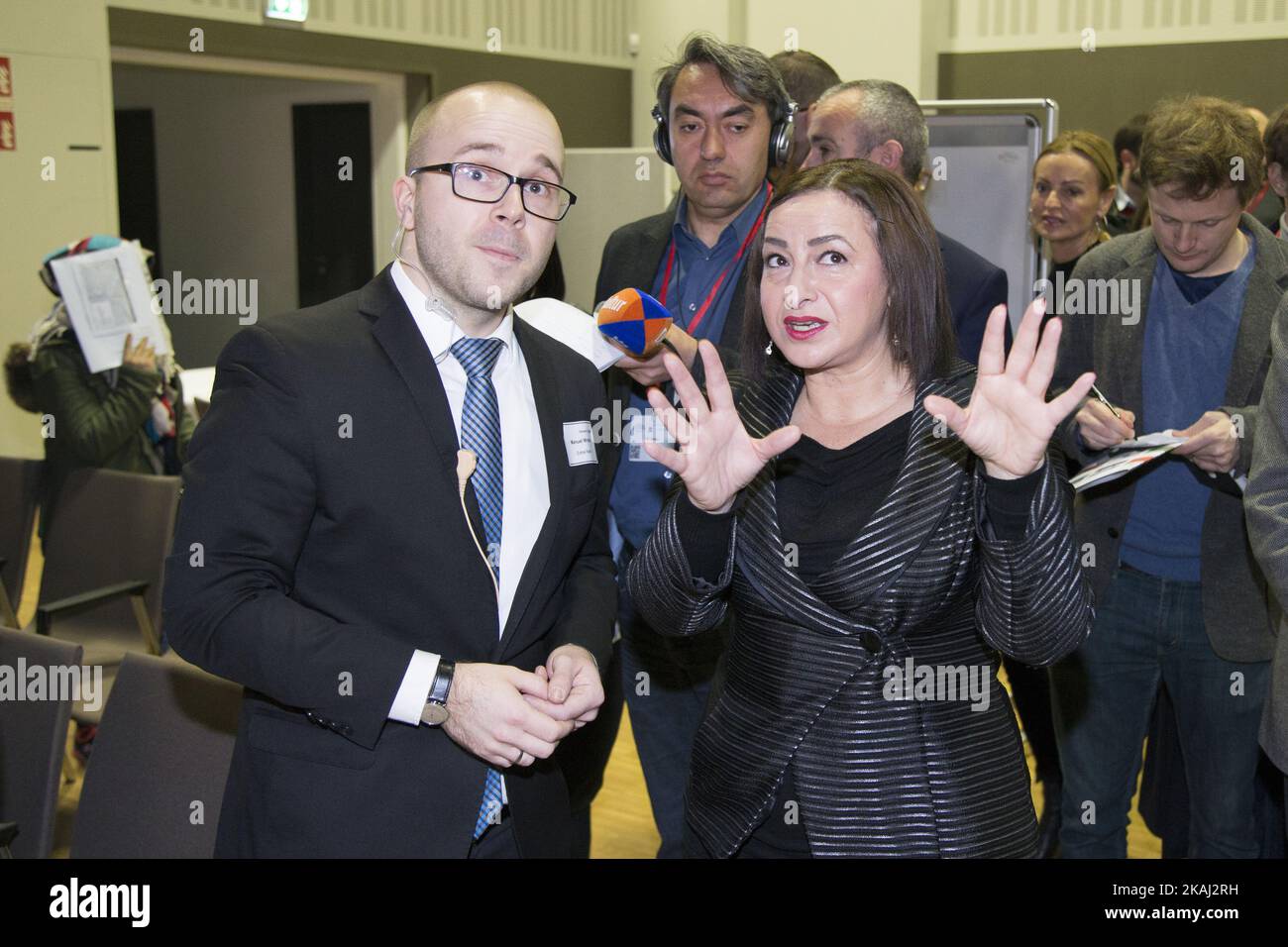 Intergration hi-res stock photography and images - Alamy