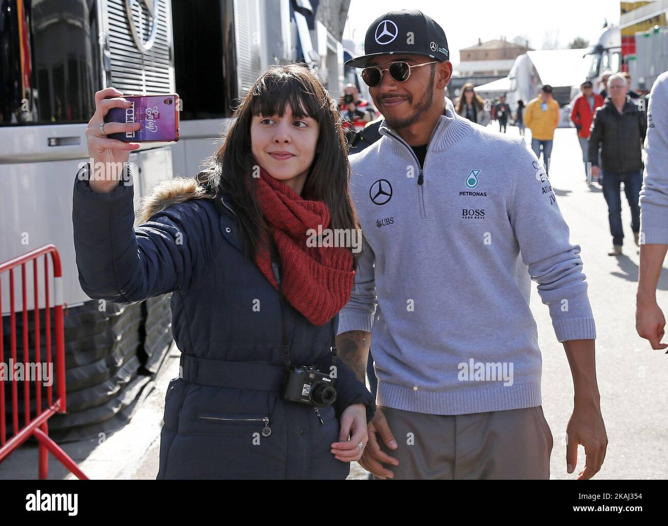 2016 lewis hamilton selfie hi-res stock photography and images - Alamy
