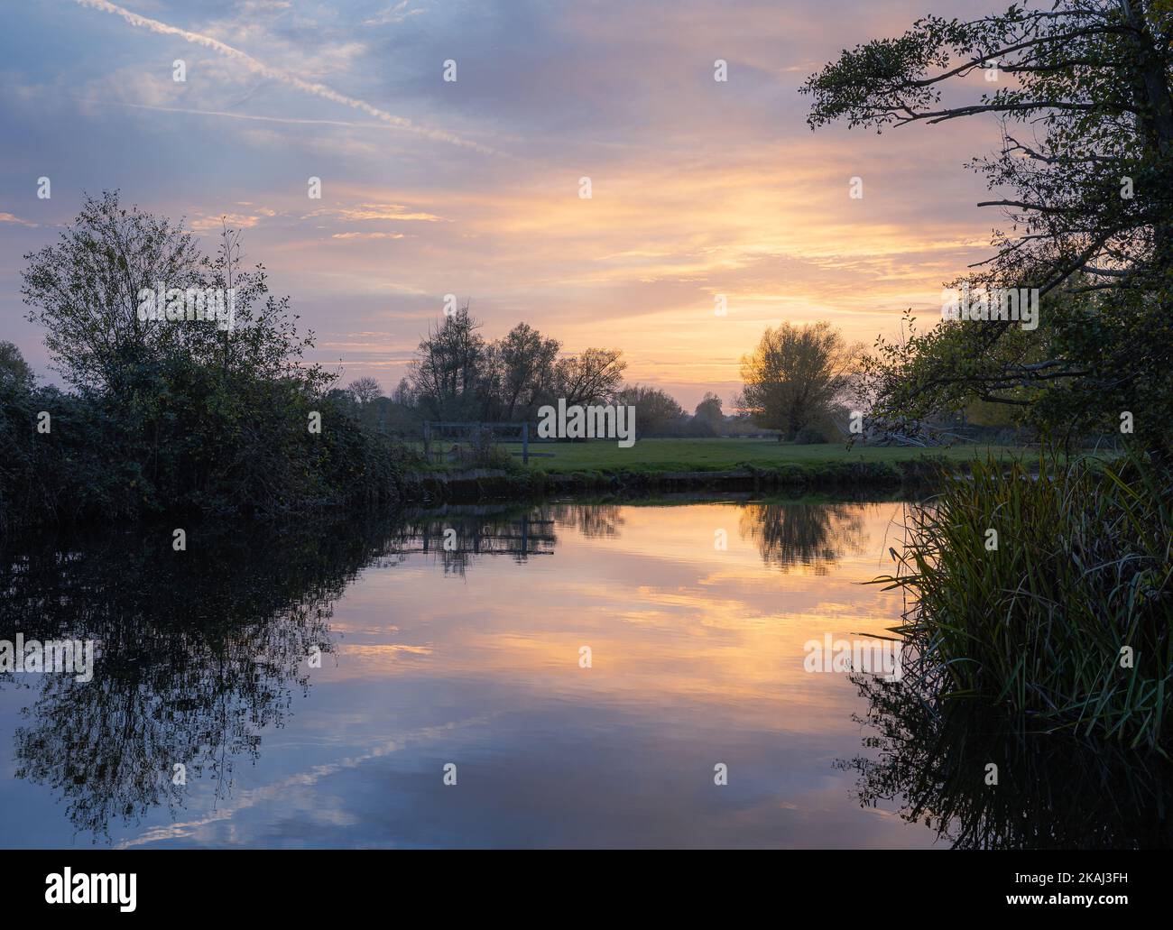 Fluss stour flatford suffolk hi-res stock photography and images - Alamy