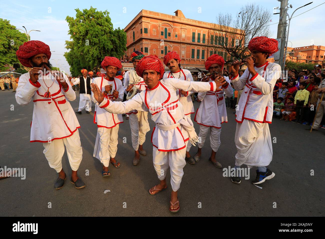 Rajasthani folk artists during the traditional 'Gangaur' procession on ...