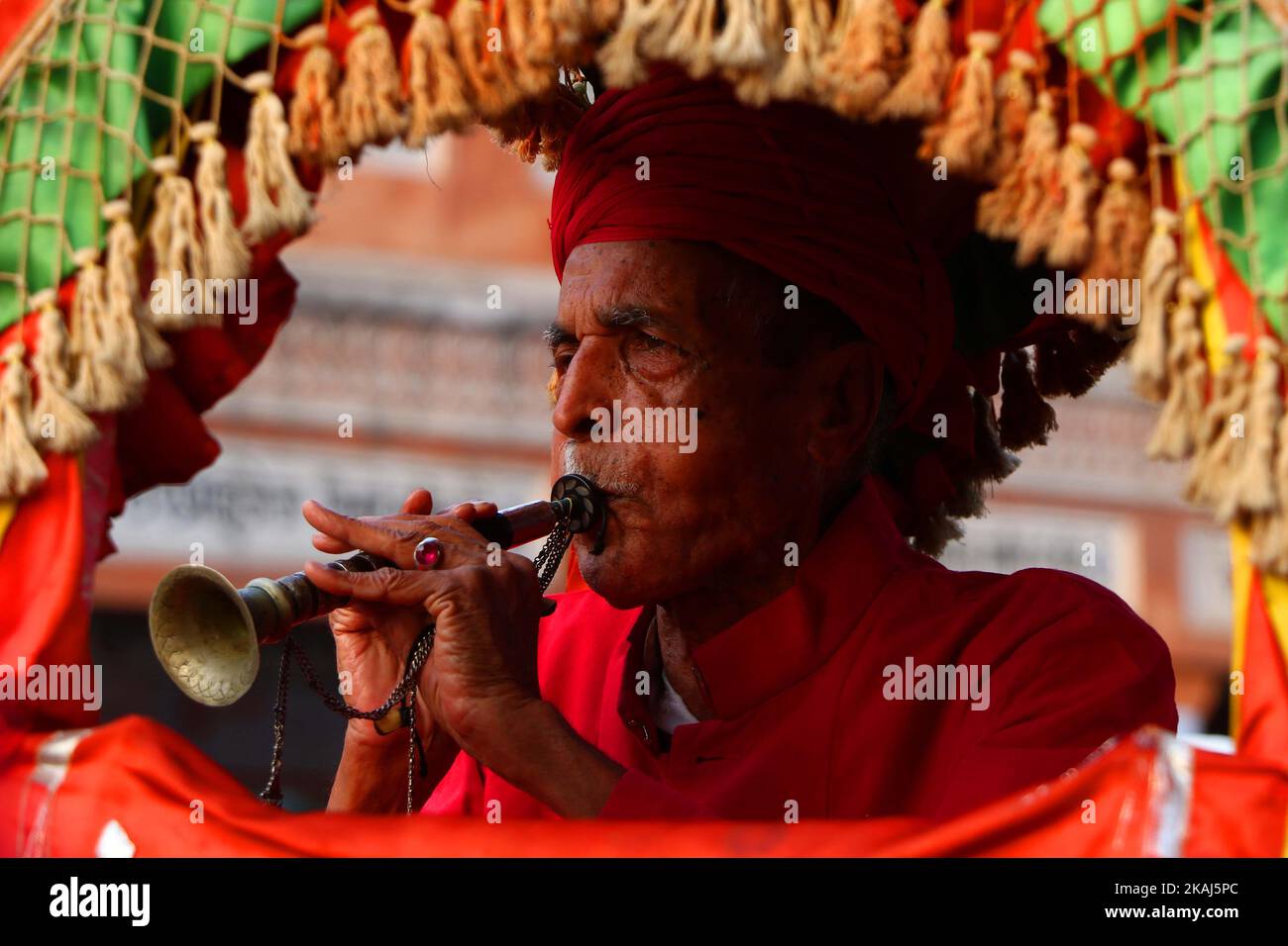 Artists during the traditional 'Gangaur' procession on the occasion of ...