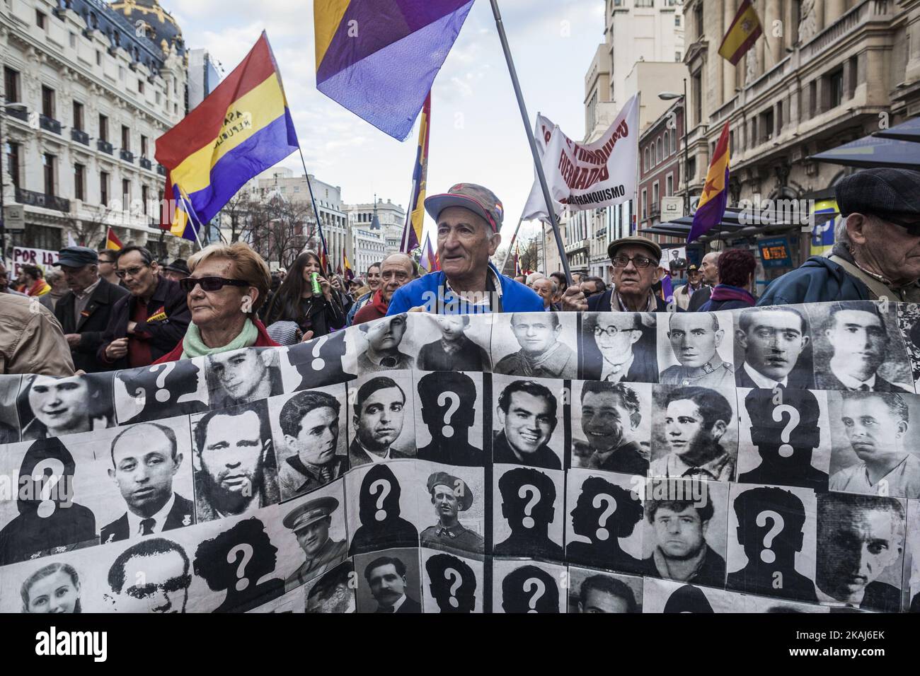 1931 – the second republic spain hi-res stock photography and images ...