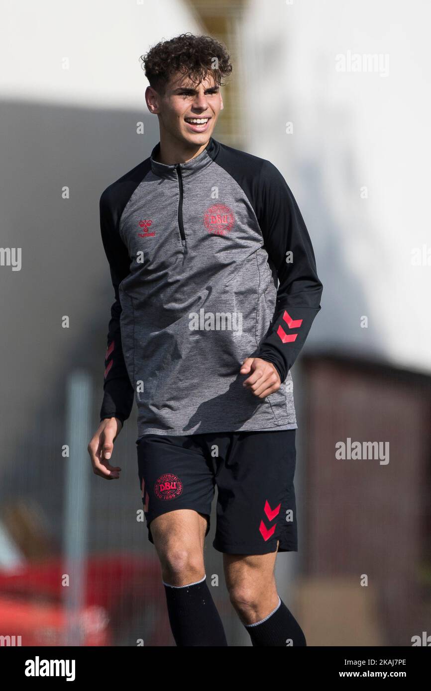 Mens u17 hi-res stock photography and images - Alamy