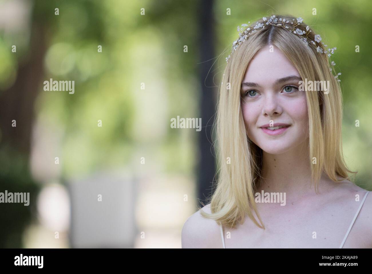 Elle Fanning attends the photocall of the movie The Neon Demon at the ...