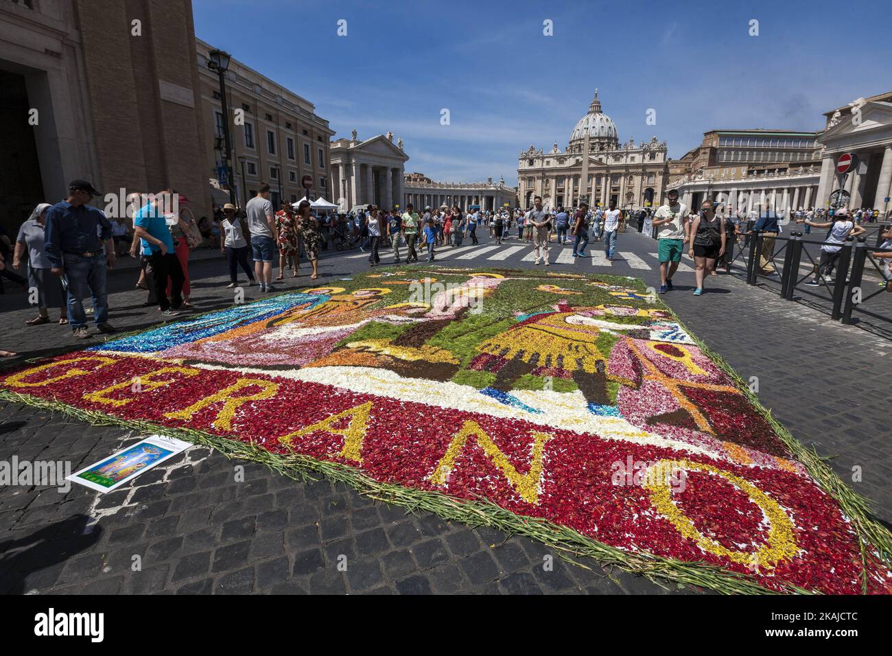 Artists create flowers mosaics for the historic tradition of the ...