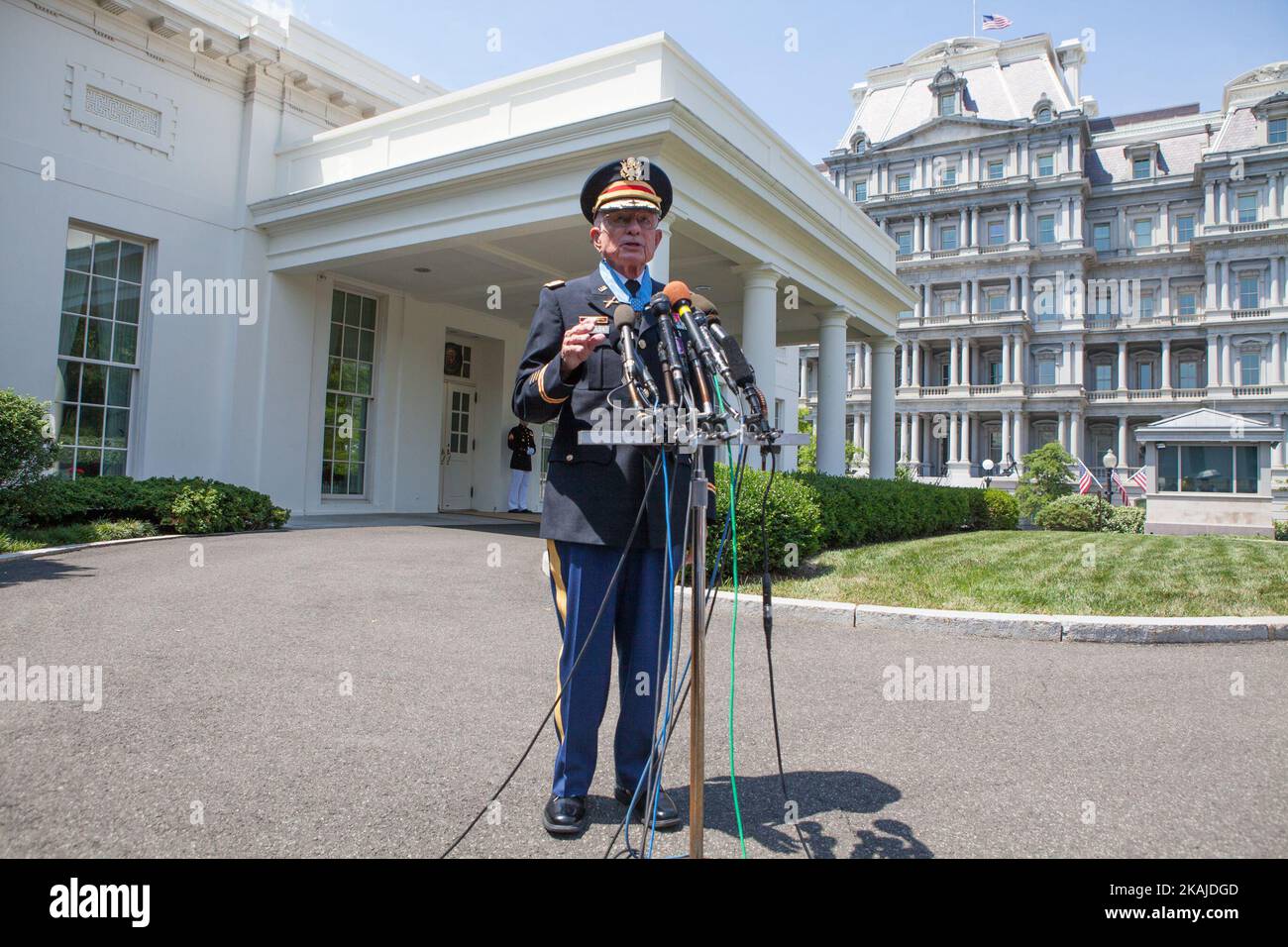 Lieutenant colonel honor hi-res stock photography and images - Alamy