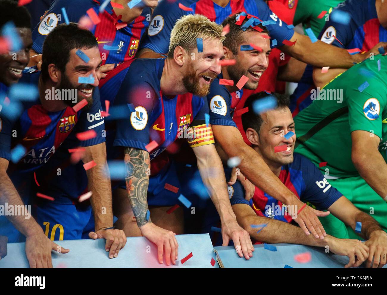 Lionel messi 2016 celebration hi-res stock photography and images - Alamy
