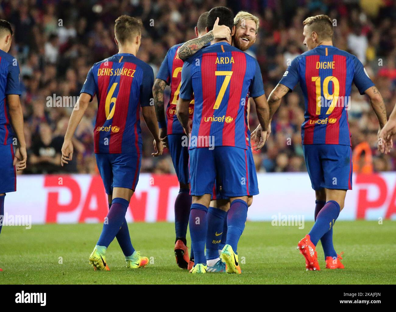 Lionel messi 2016 celebration hi-res stock photography and images - Alamy
