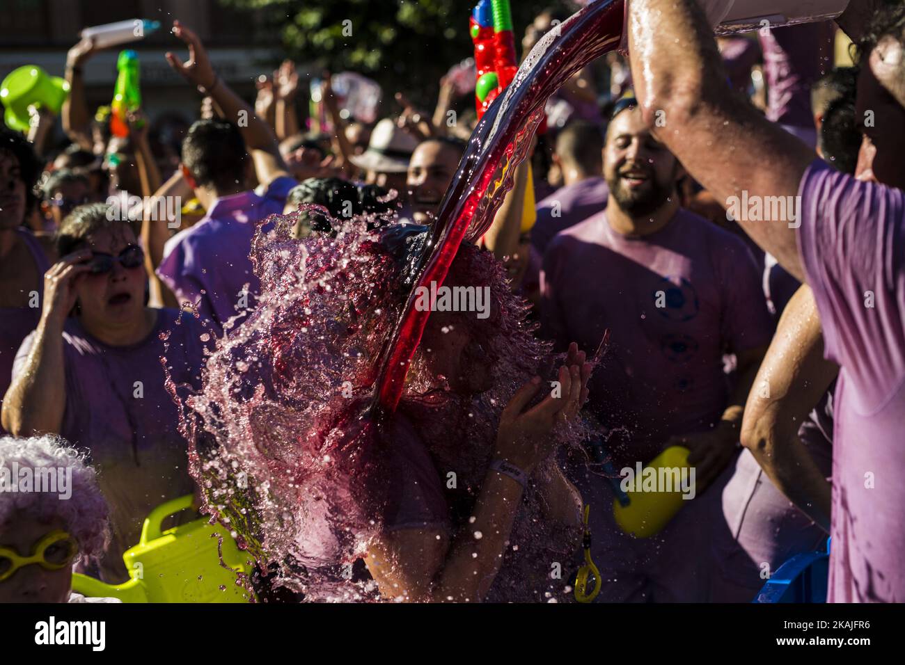 Batalla del vino hi-res stock photography and images - Alamy