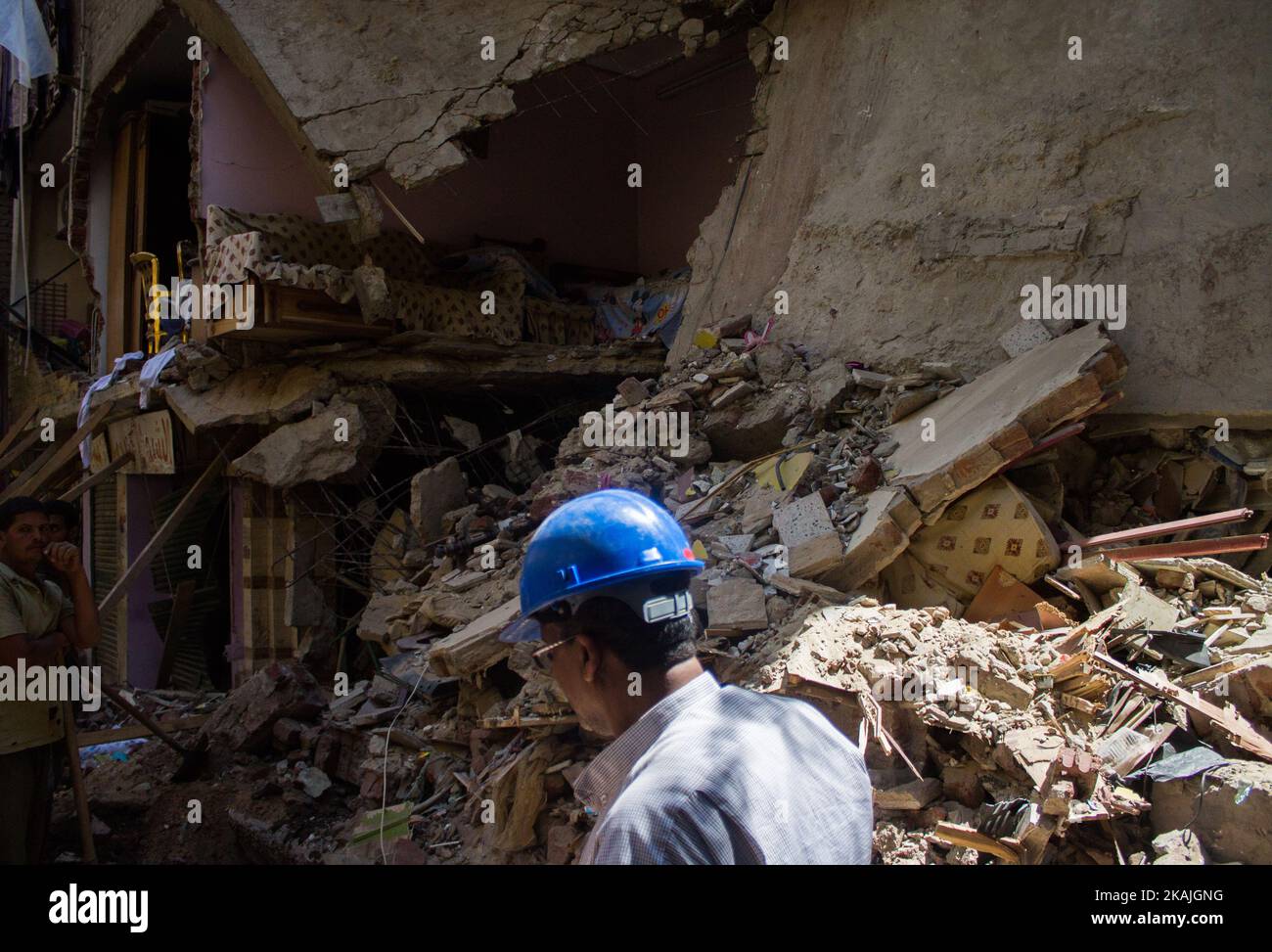 Rescue man fall from building hi-res stock photography and images - Alamy