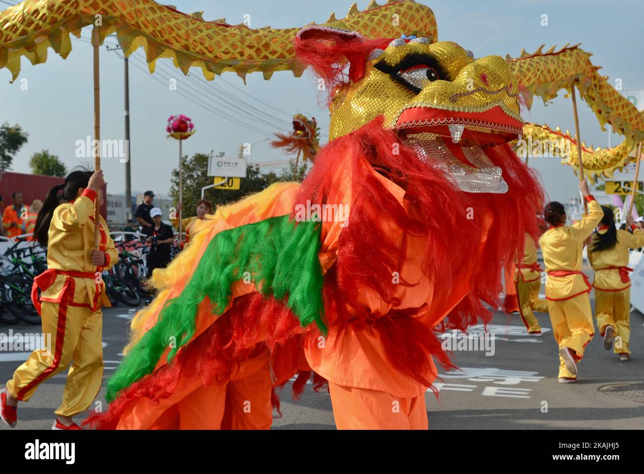 Maostatue hi-res stock photography and images - Alamy