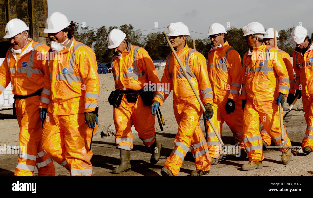 War ravaged structures hi-res stock photography and images - Alamy