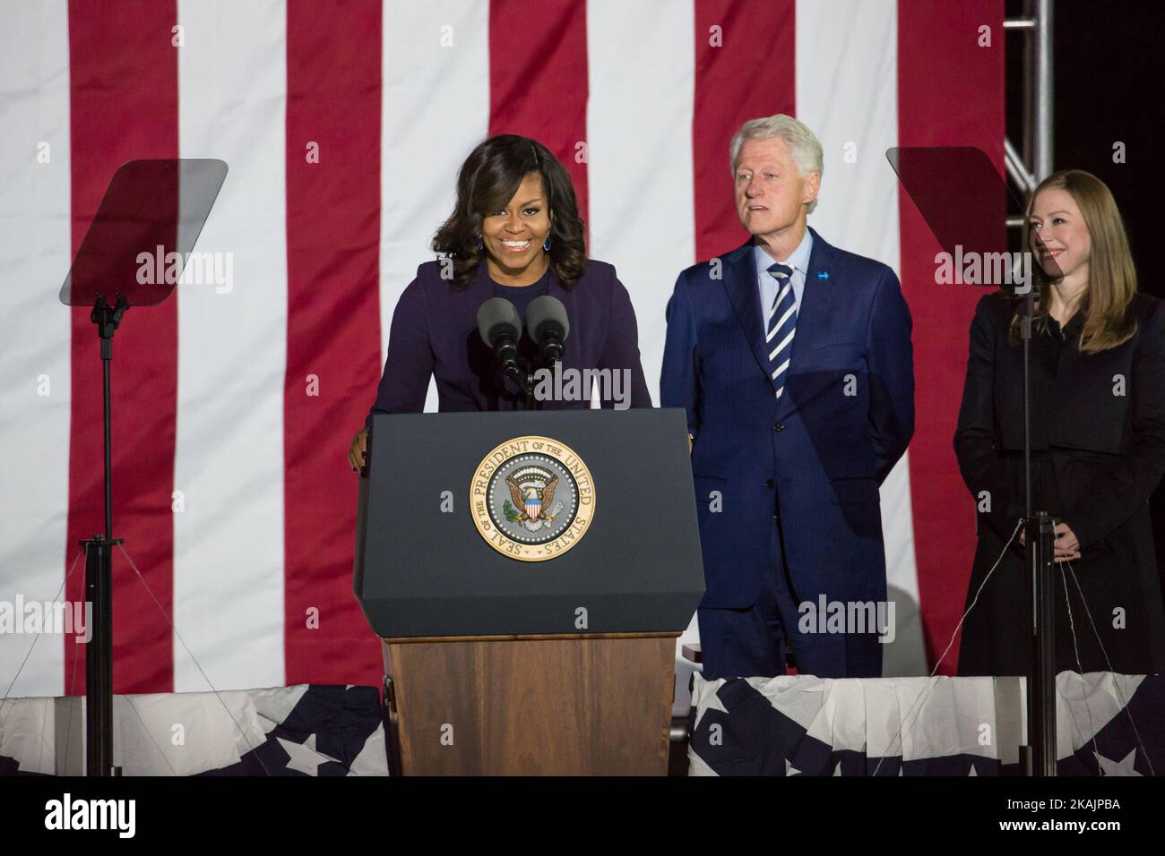 Former us president bill clinton d hi-res stock photography and images ...