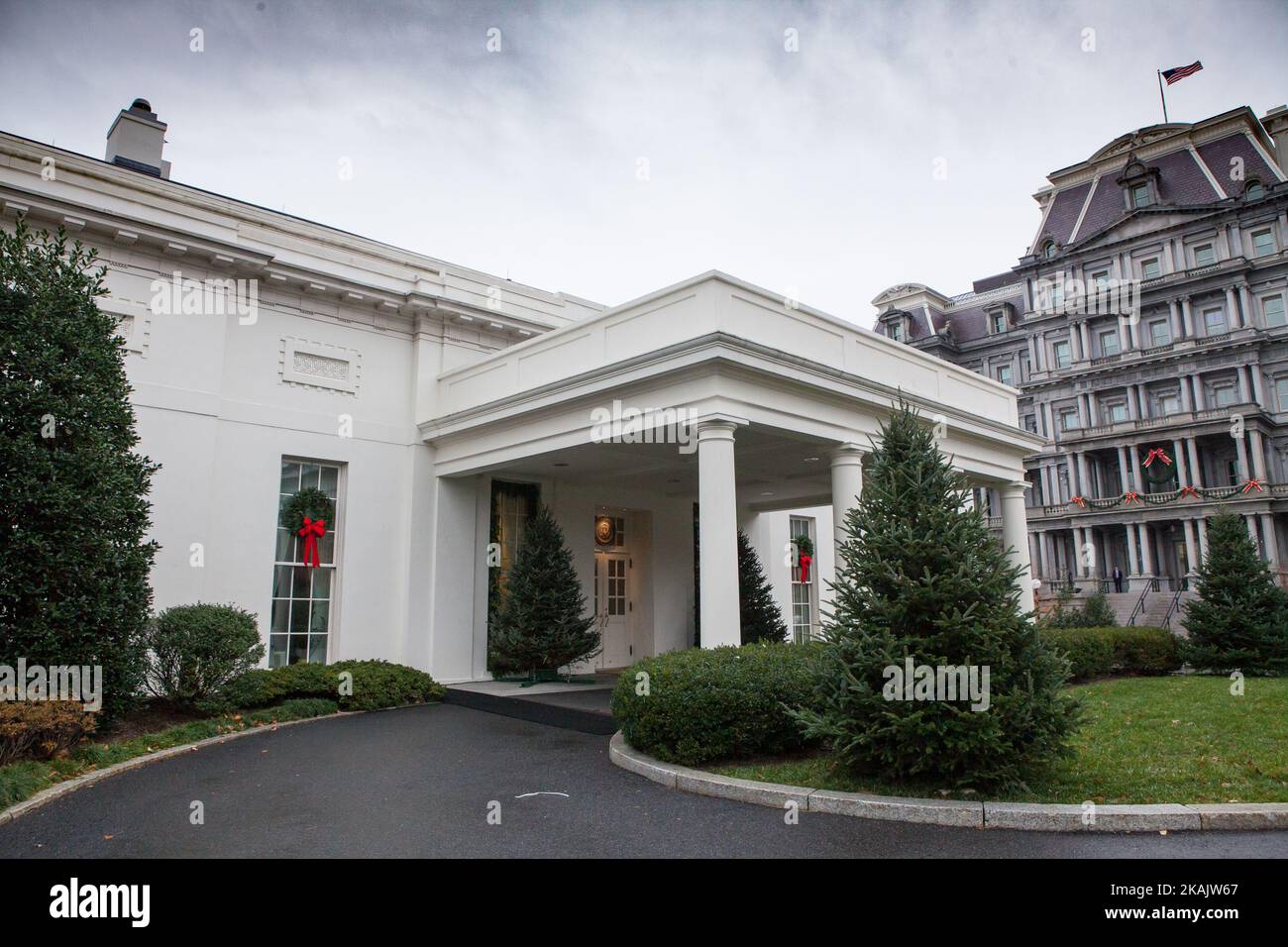 A view of the West Wing (left), and Eisenhower Executive Office ...
