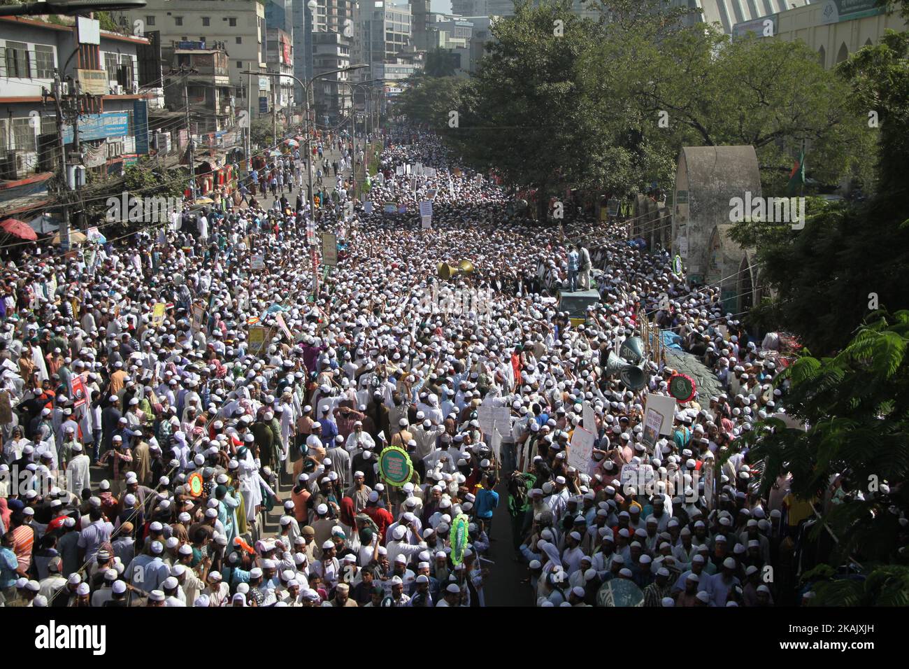 Islamic andolon hi-res stock photography and images - Alamy