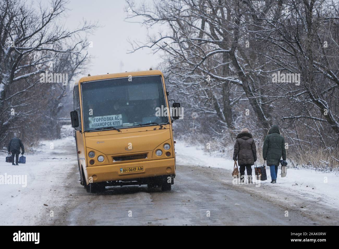 Bus with civilians crosses the no man land between the ukrainian army ...