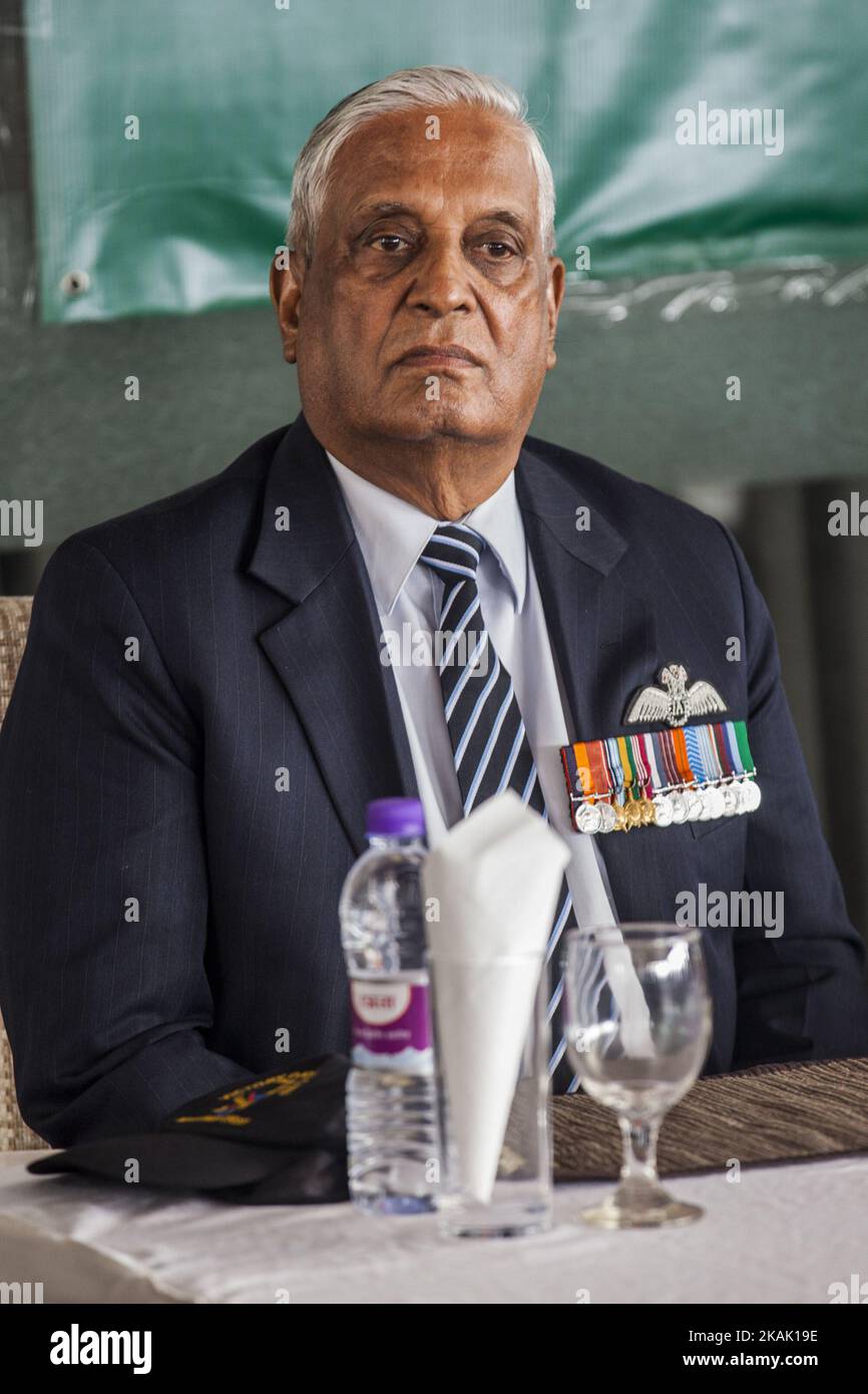 Gp Capt Hemant Sardesai rank Flt Lt. Both Bangladeshi and Indian 71Â’s ...