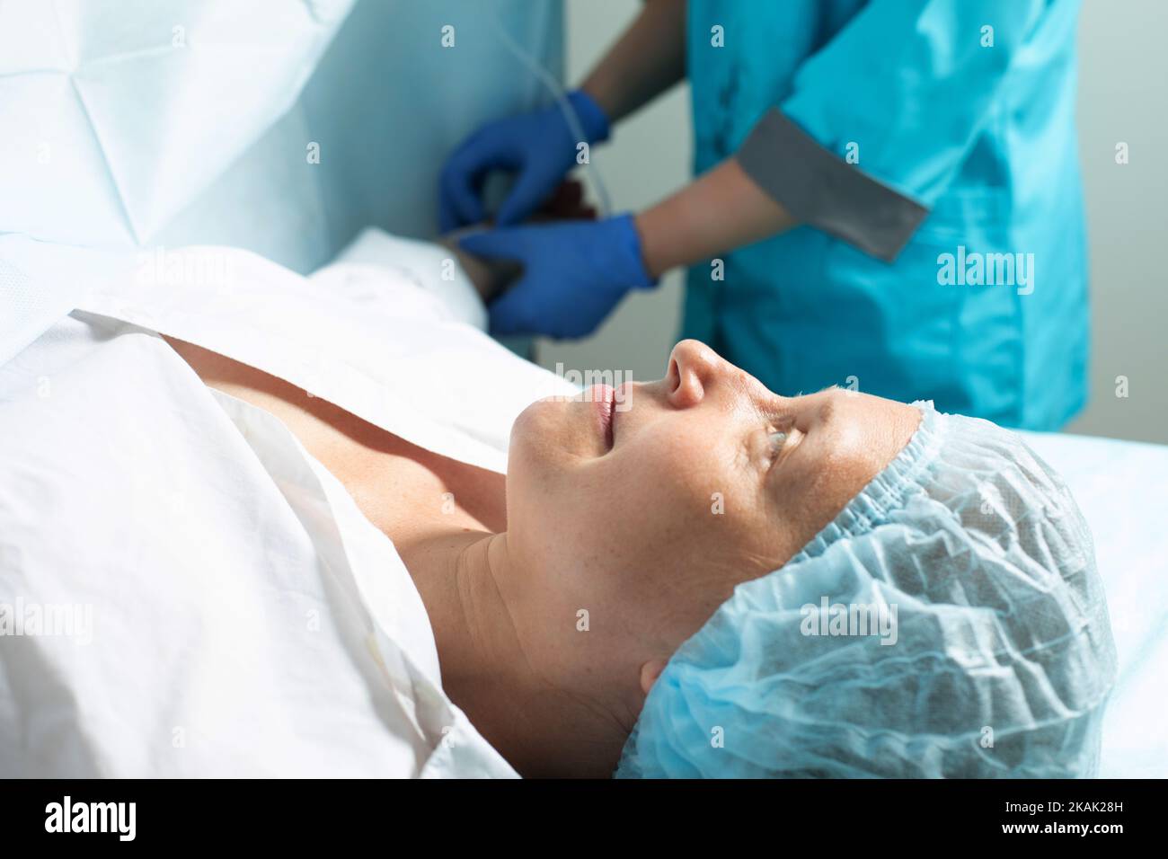 Epidural injection birth hi-res stock photography and images - Alamy