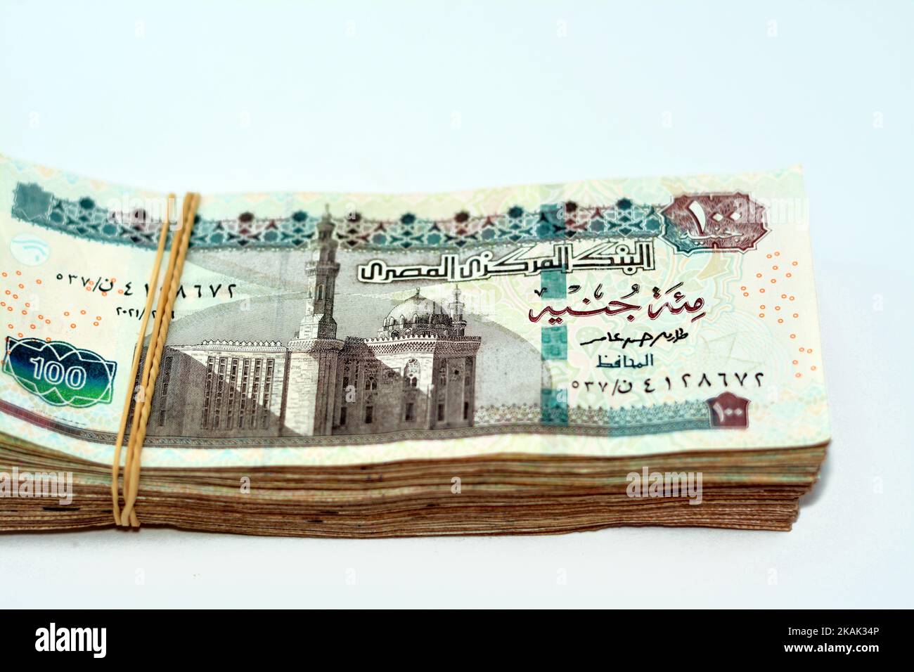 Pile of 100 LE one hundred Egyptian pounds money banknotes series 2021 ...