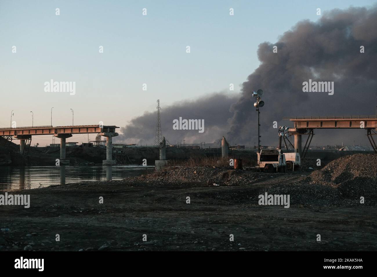 Oil spill operation hi-res stock photography and images - Alamy