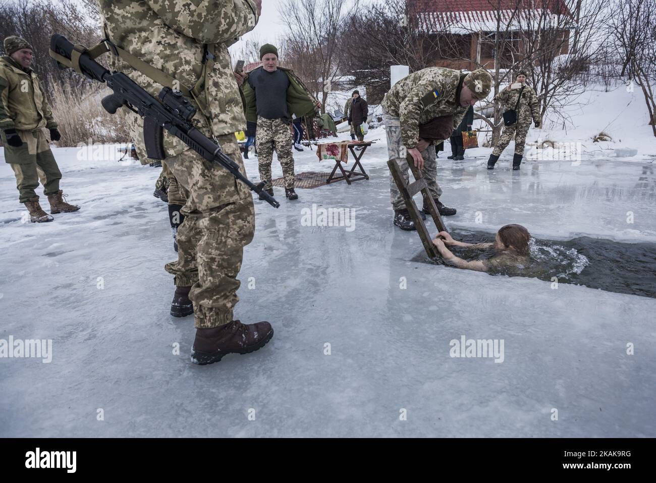 Female army ukraine hi-res stock photography and images - Alamy