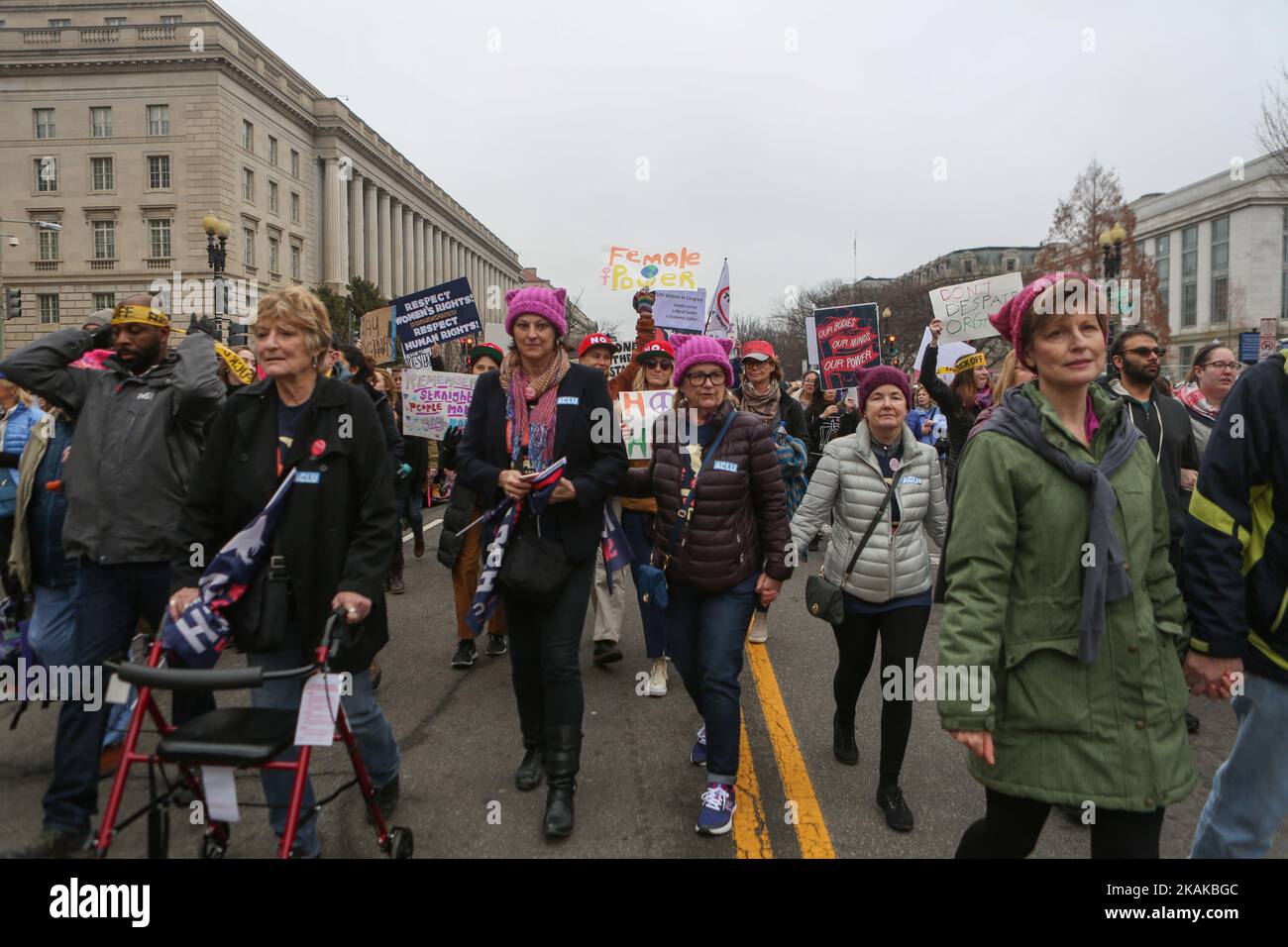 Amber tamblyn and amy schumer hi-res stock photography and images - Alamy
