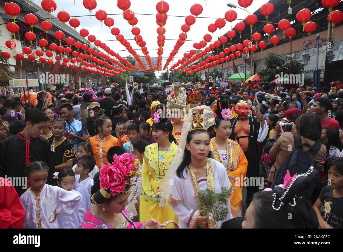 Participant wear a chinese traditioal costume and perform the Lion ...
