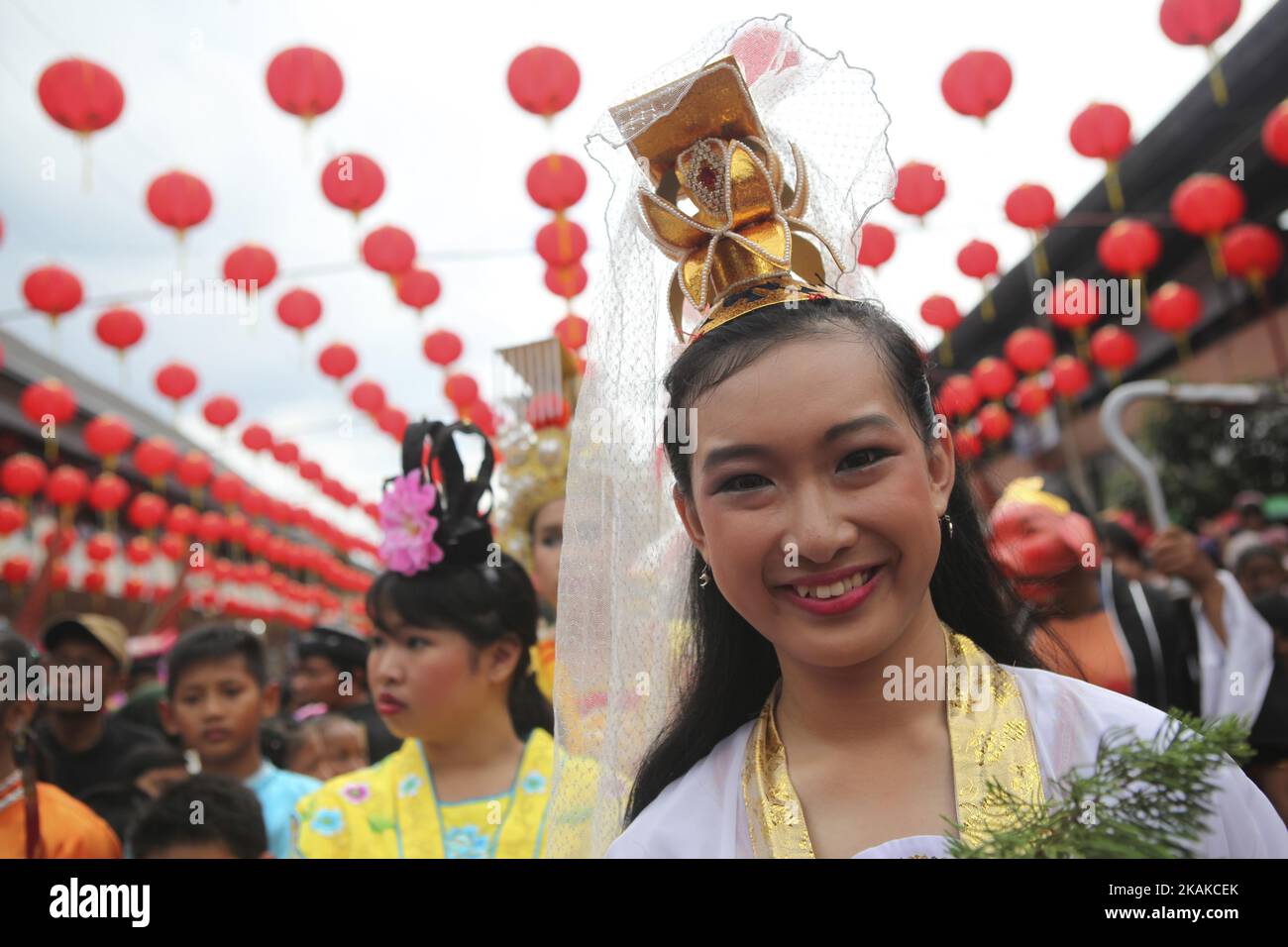 Participant wear a chinese traditioal costume and perform the Lion ...