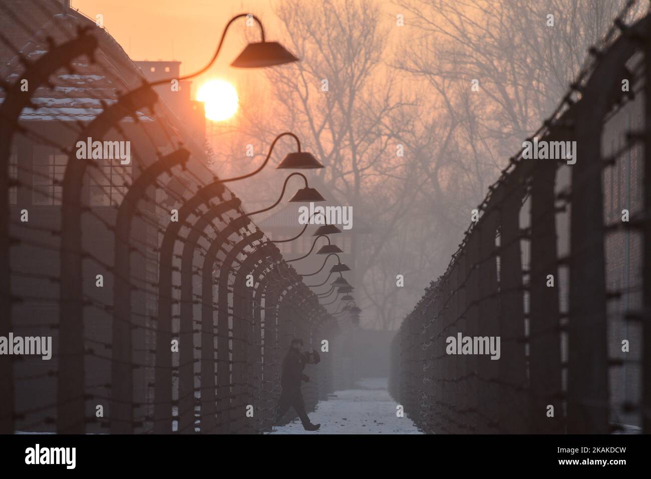 Nazi concentration camp fence wwii hi-res stock photography and images ...