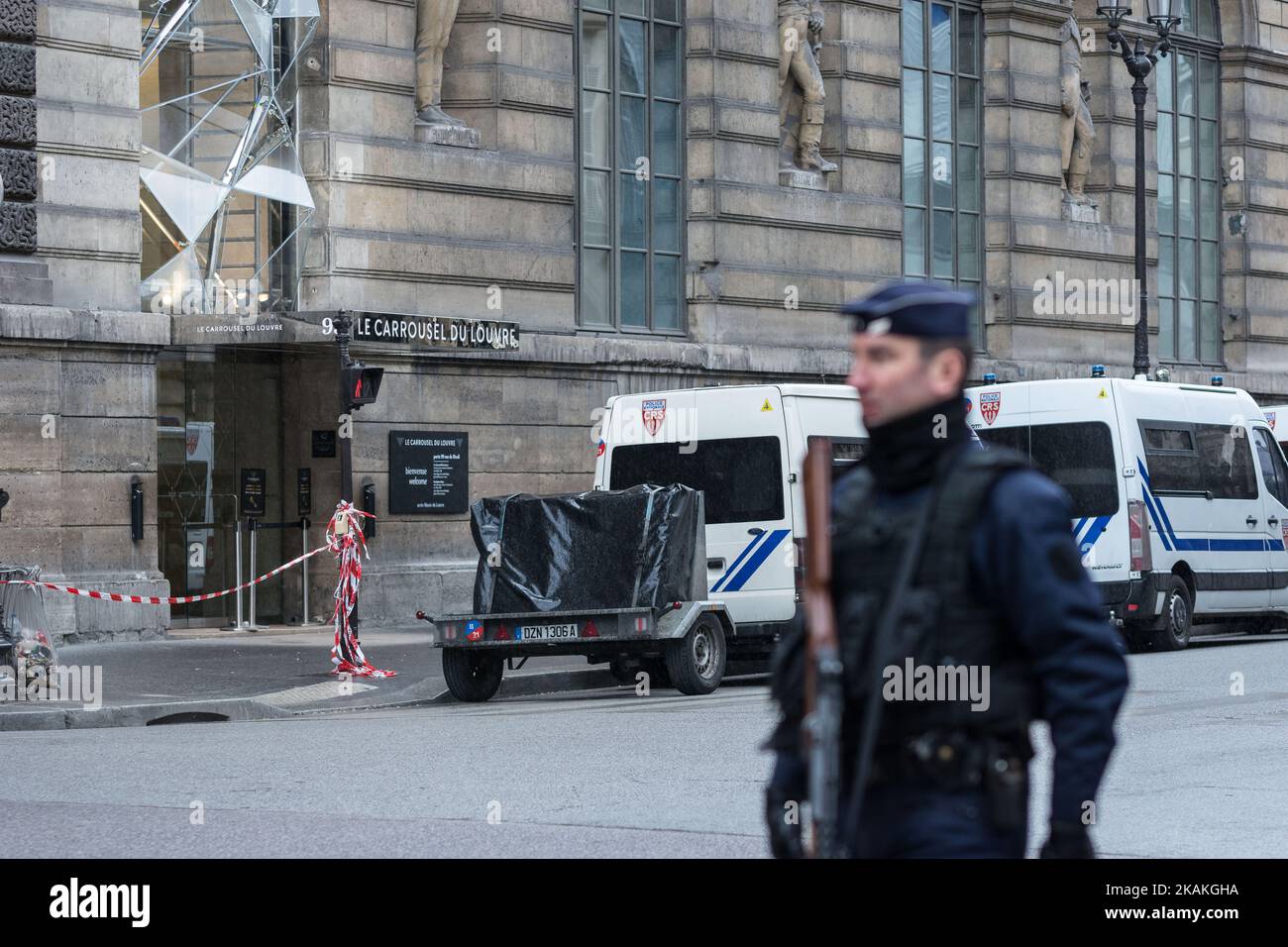 Police secure the area in front of the Louvre on February 3, 2017 in ...