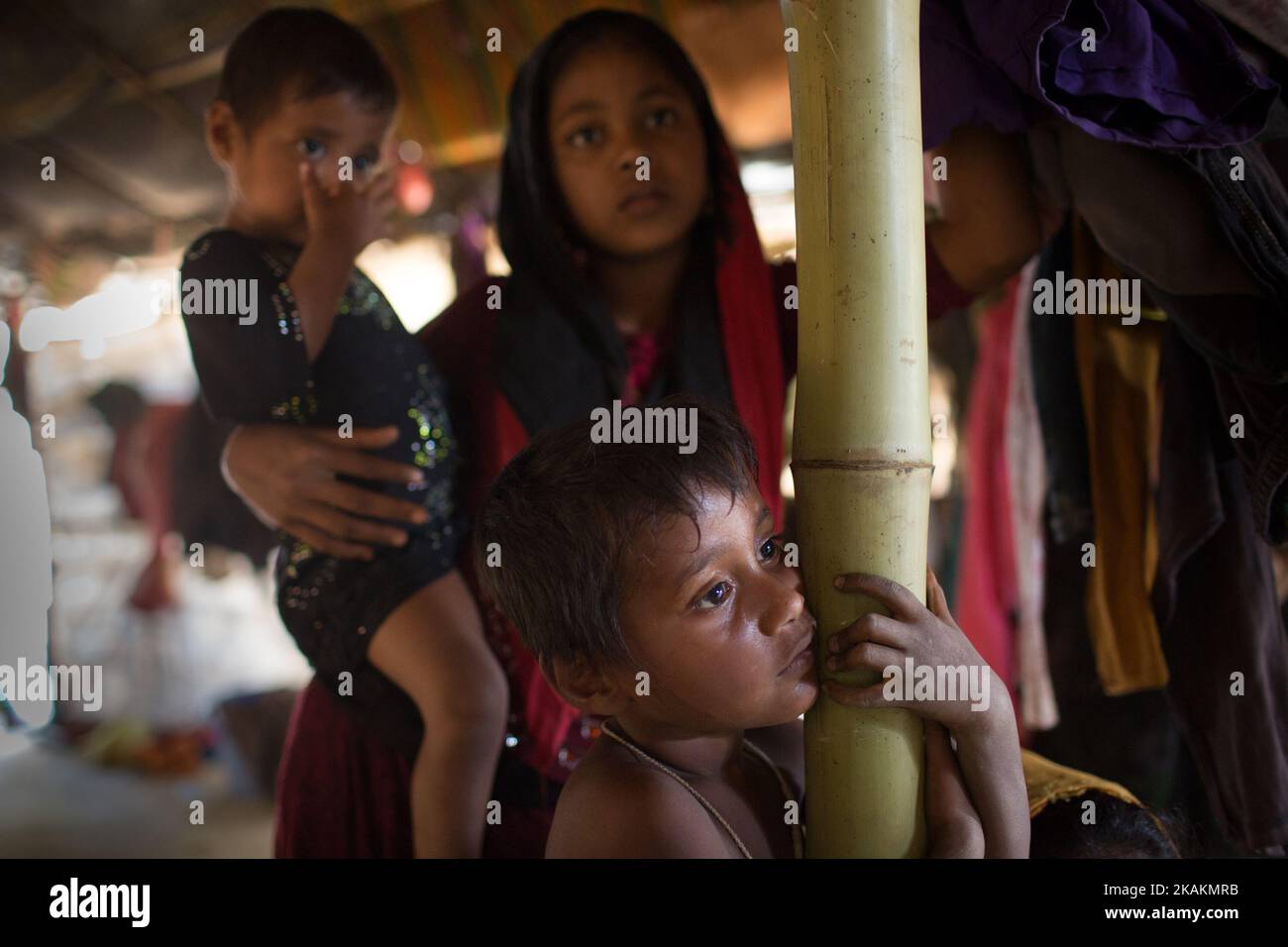 Refugee kids in bangladesh hi-res stock photography and images - Alamy
