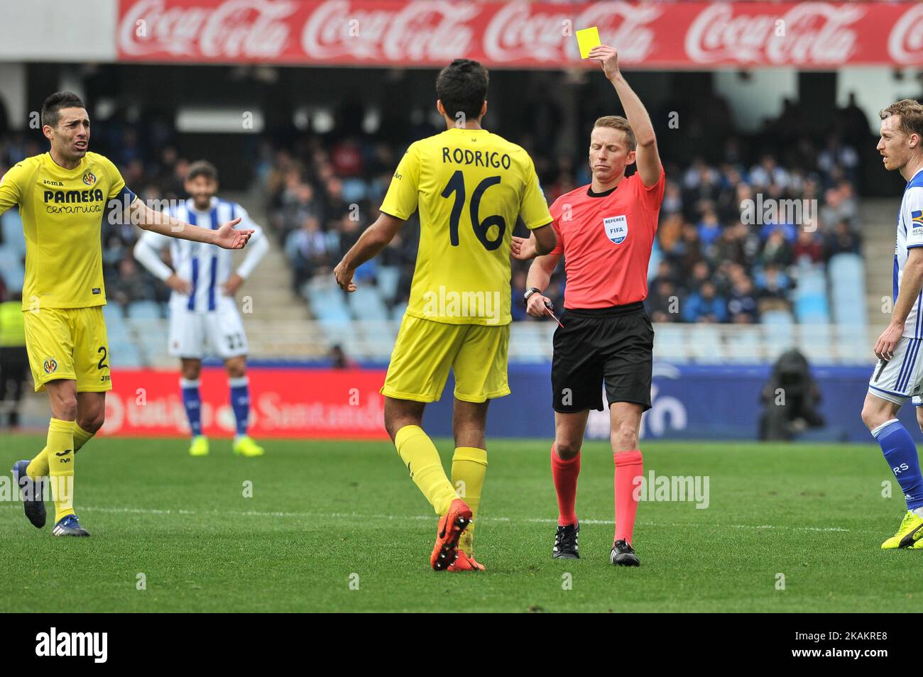 Soccer yelow card hi-res stock photography and images - Alamy
