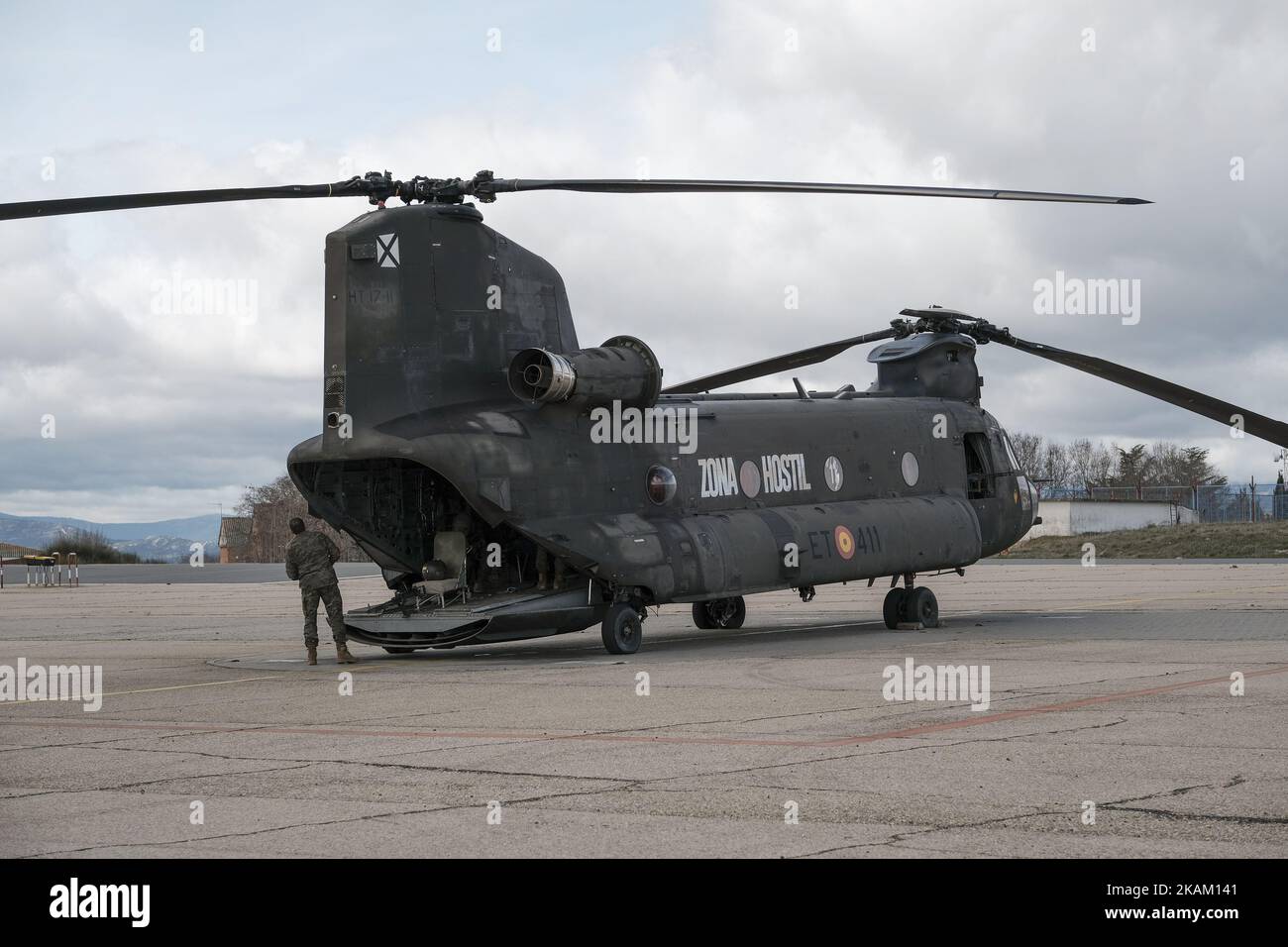 Boeing CH-47 Chinook is a versatile heavy-duty twin-engined helicopter ...