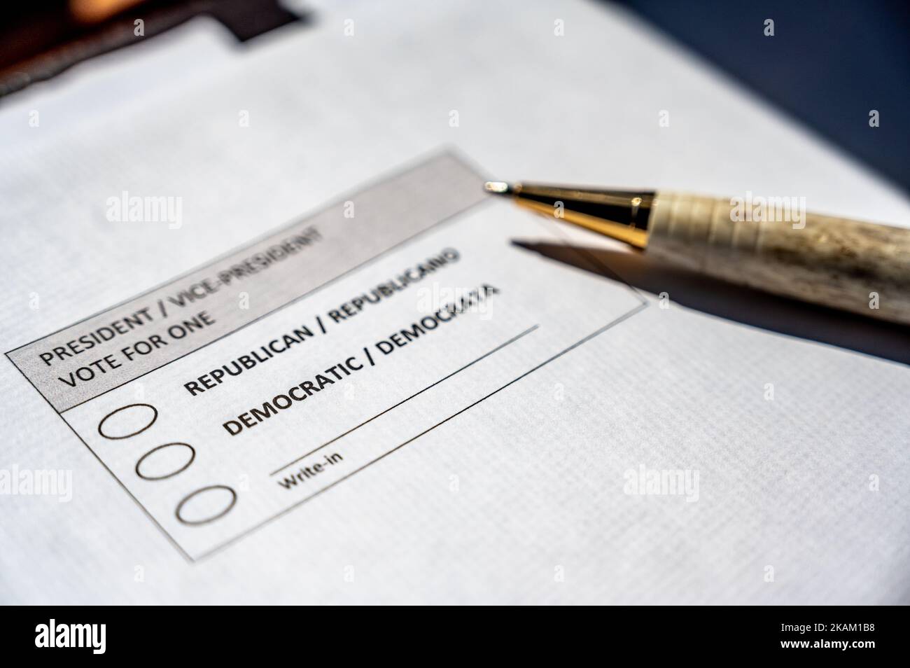 Blank ballot with a pen for president in the 2020 election Stock Photo ...