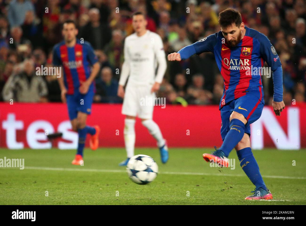 Leo messi scores hi-res stock photography and images - Alamy