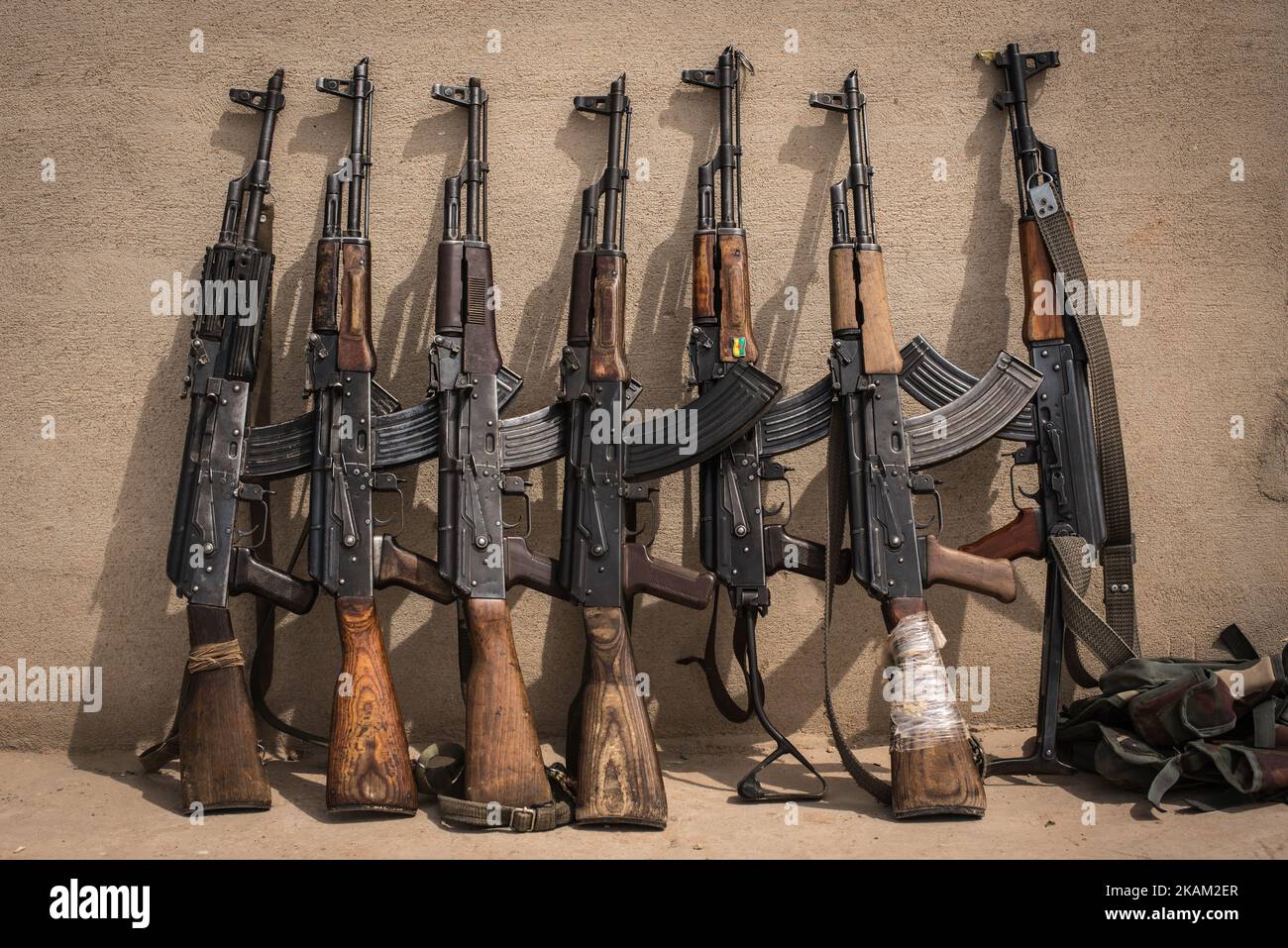 Sinjar Resitance Units (YBS) on the frontline with ISIS south of Sinjar ...