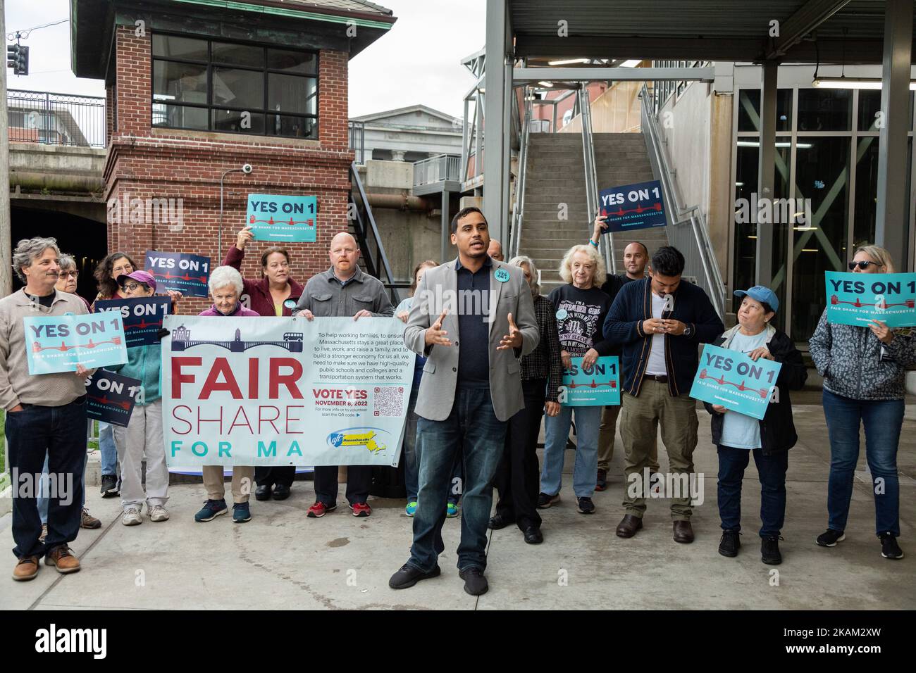 Ma intermodal transportation terminal hi-res stock photography and ...